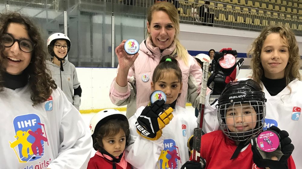 IIHF - Top turnout in Istanbul