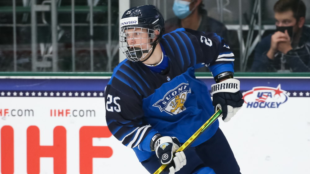 IIHF - A kid who can score