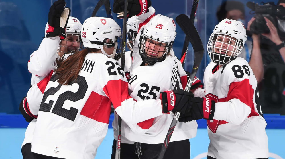 IIHF - Swiss edge ROC in wild quarter-final