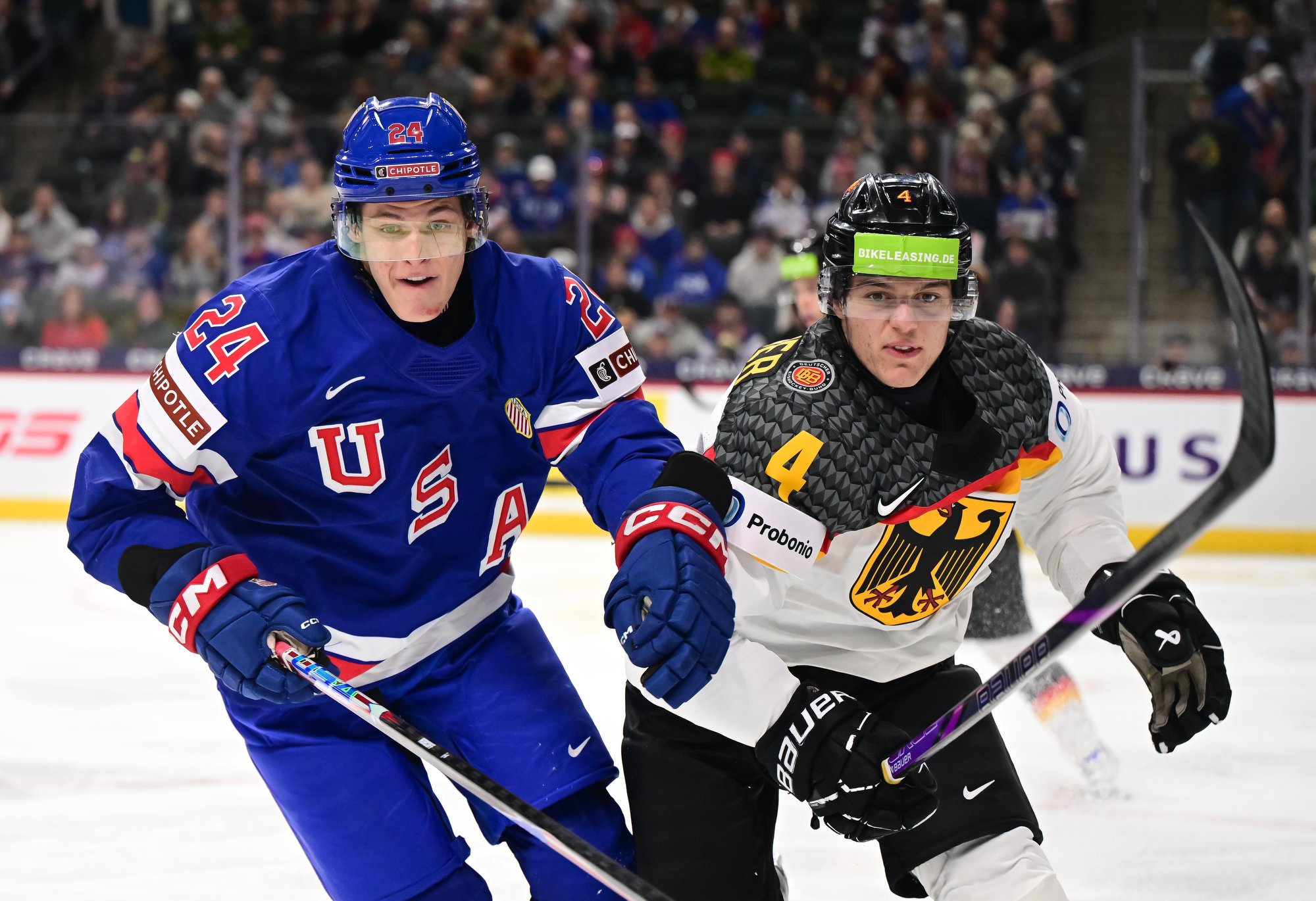 IIHF - U.S. motors past Germany