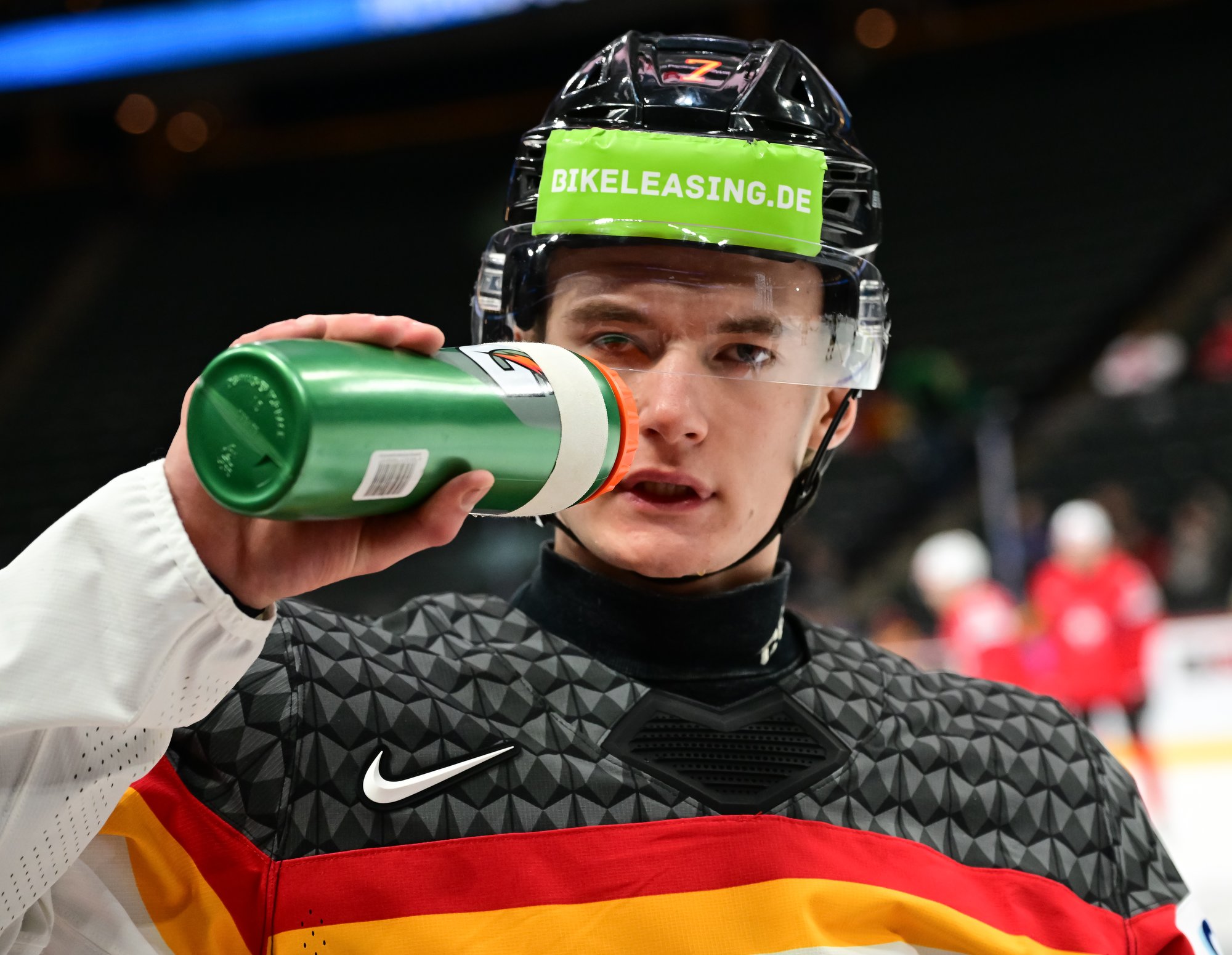 IIHF - Swiss make quarter-finals