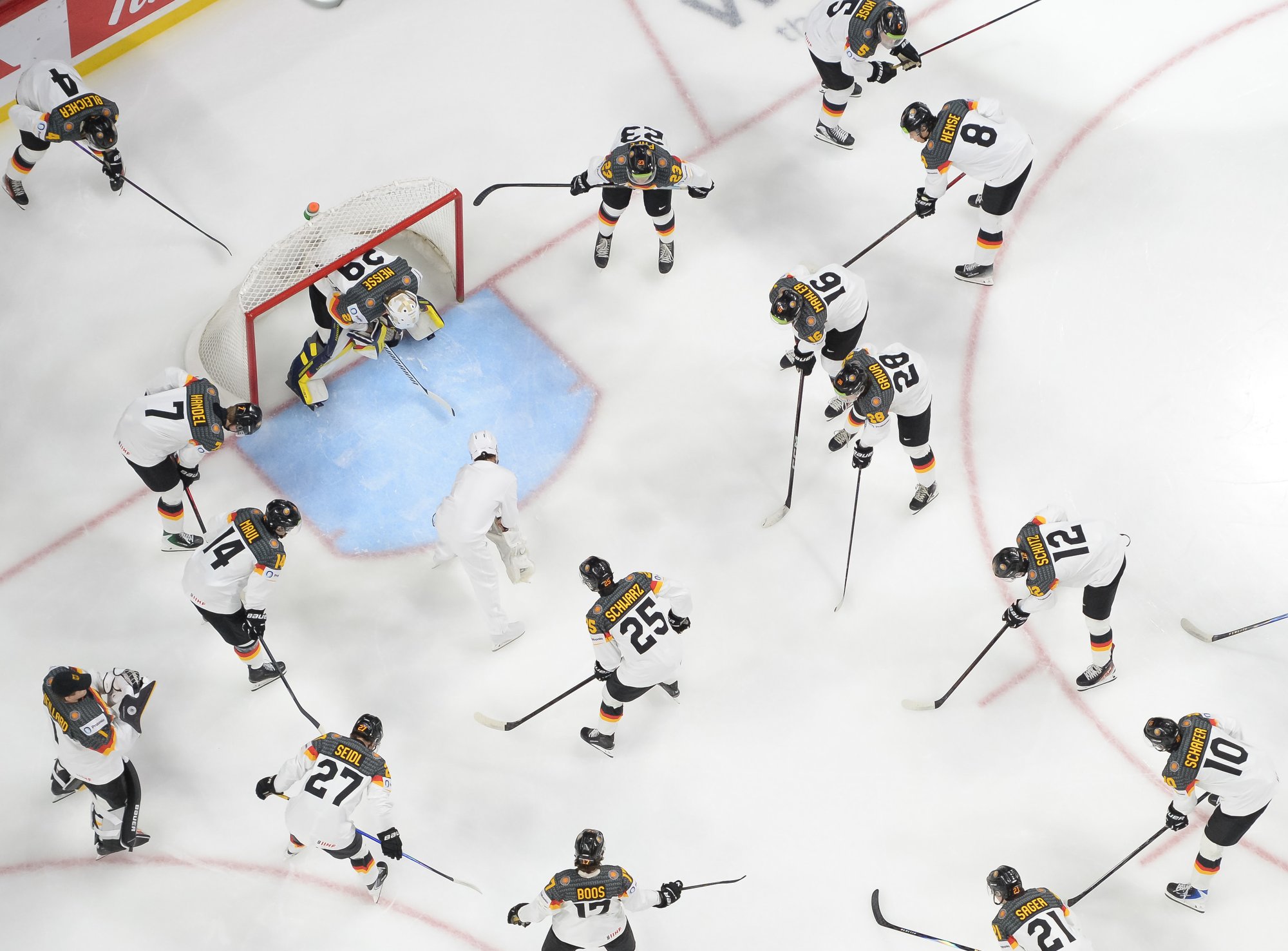 IIHF - Swiss make quarter-finals