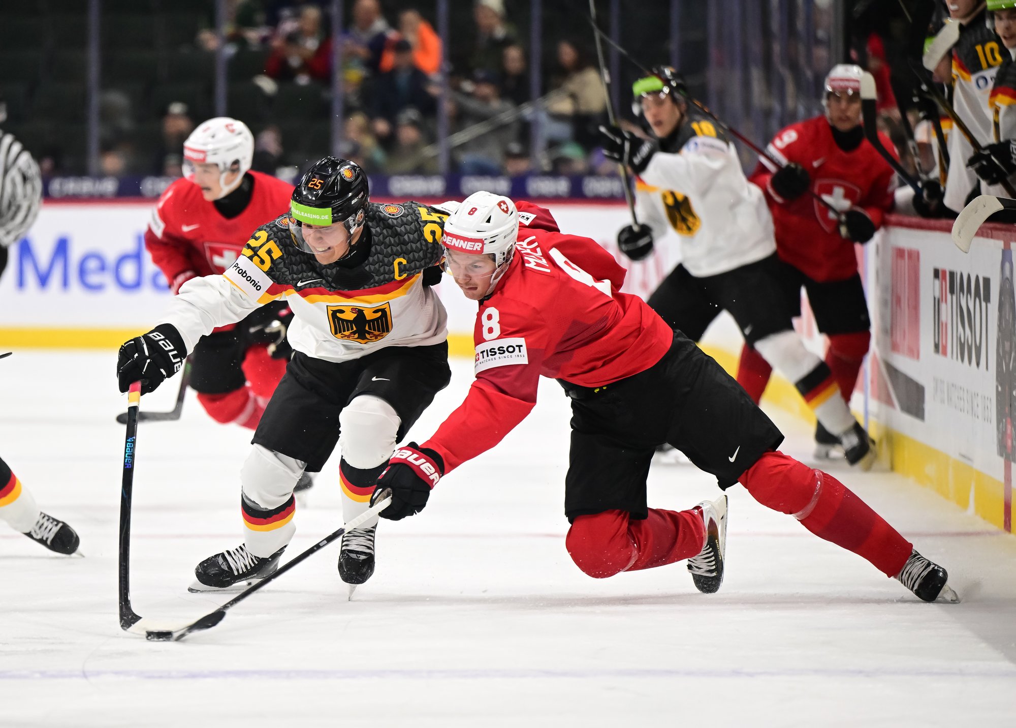 IIHF - Swiss make quarter-finals