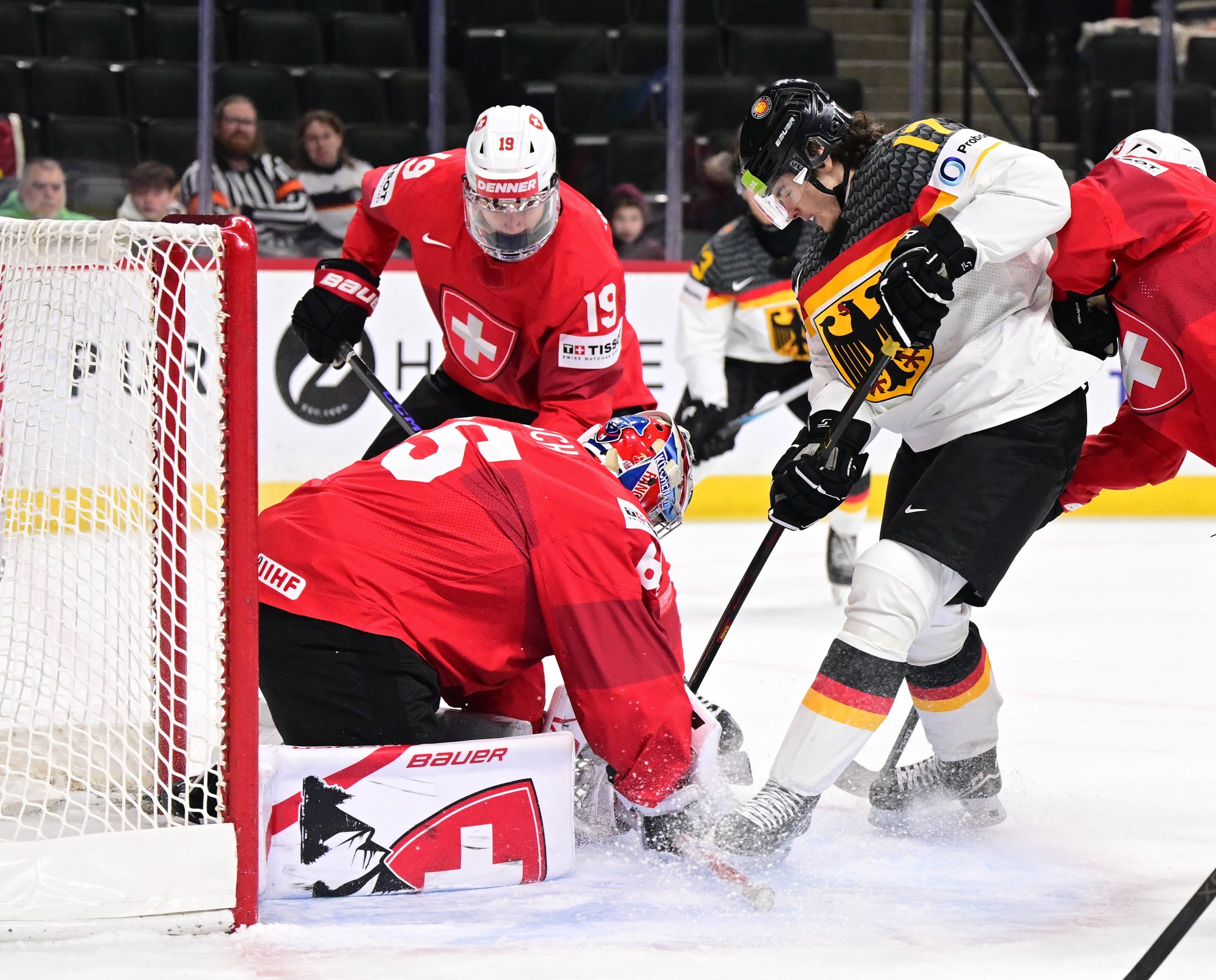 IIHF - Swiss make quarter-finals