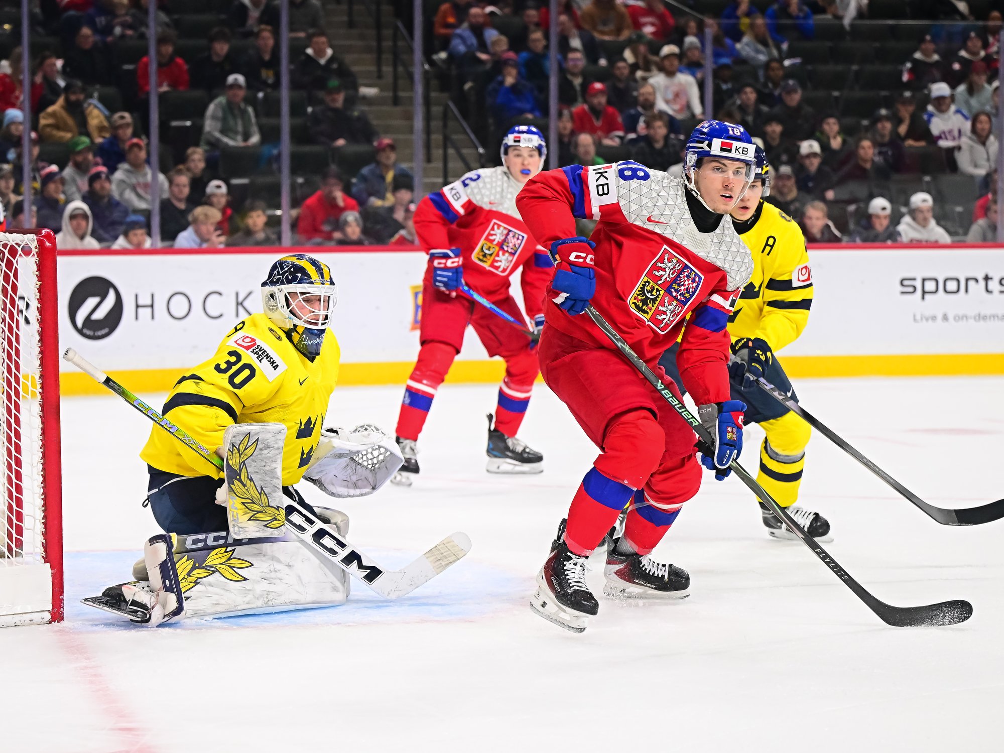 IIHF - Swedes win dramatic third gold